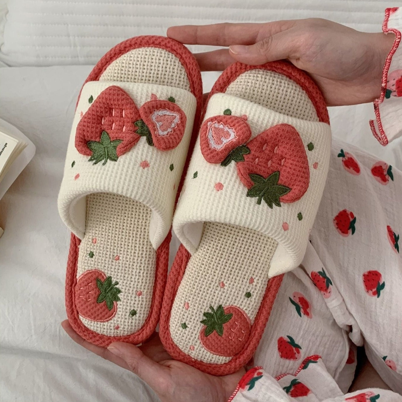 Knit Strawberry Slides – Kawaii Babe