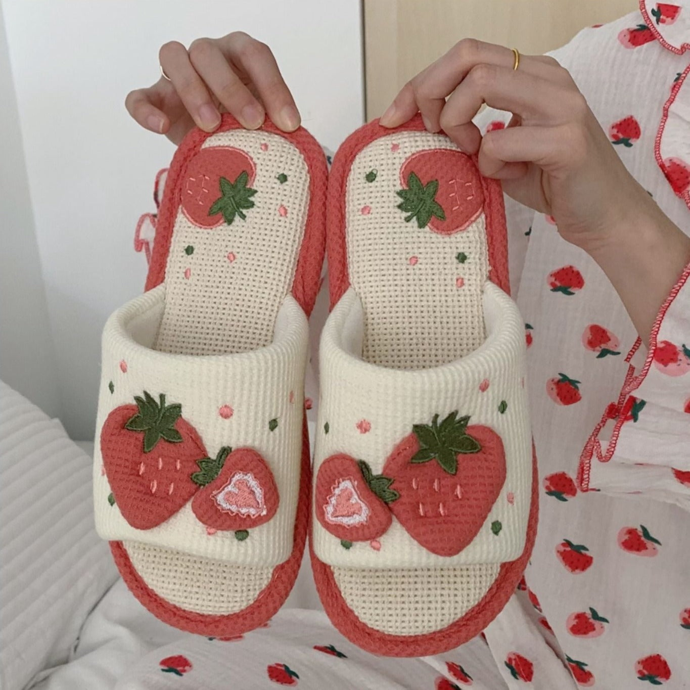 Knit Strawberry Slides – Kawaii Babe